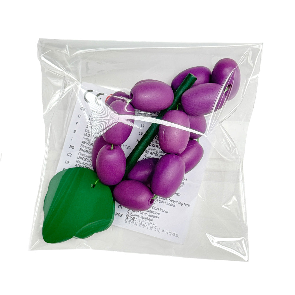 loose wooden fruits - red grapes – hedgehogshop